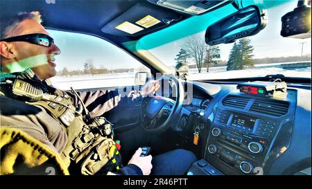 Field Training Officer Jonathan Stephens with the Fort McCoy ...