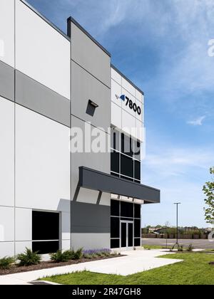 Newly constructed warehouse building Stock Photo - Alamy