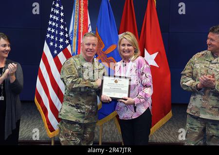 Brig. Gen. Stanley E. Budraitis and DeSha Budraitis stand with Maj. Gen ...