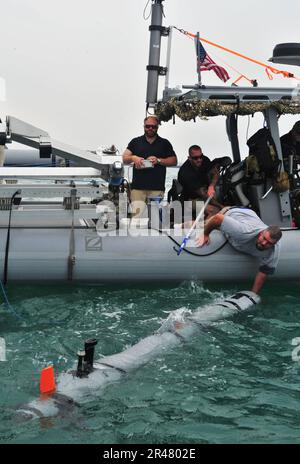 Unmanned Underwater Vehicle operations 130501 Stock Photo - Alamy