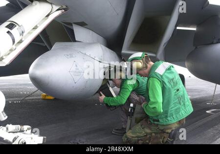 US Navy installing the data storage unit into the Shared Reconnaissance ...