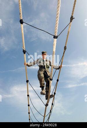 US Navy Basic Underwater Demolition-Sea, Air and Land (SEAL) students ...