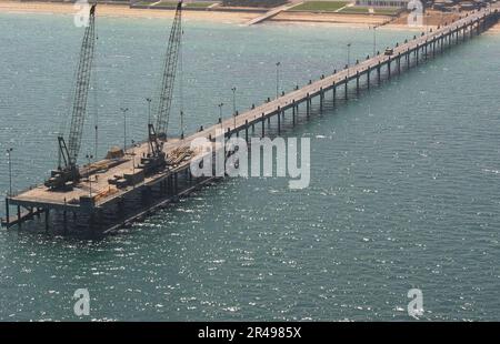 US Navy The U.S. Navy's Elevated Causeway System-Modular (ELCAS-M ...