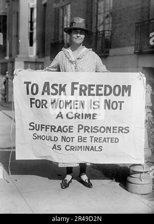 WOMAN SUFFRAGE PICKETS Stock Photo - Alamy