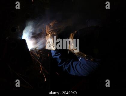 US Navy Hull Technician Stock Photo - Alamy