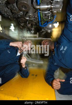 US Navy Aviation Machinists Mates Stock Photo - Alamy