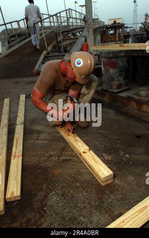 US Navy Construction Electrician Stock Photo - Alamy