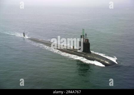 US Navy The Advanced Electric Ship Demonstrator (AESD), Sea Jet, ties ...