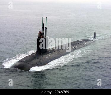 US Navy General Dynamics Electric Boat test engineers rest in modified ...