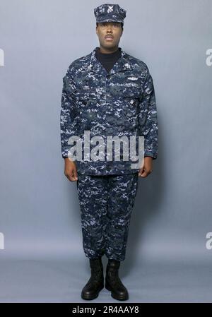US Navy The Navy introduced a set of concept working uniforms for ...