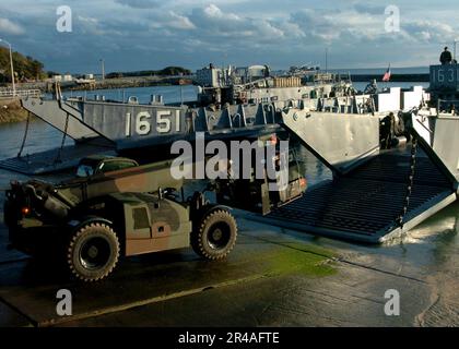 US Navy A Landing Craft Utility (LCU) approaches the well deck of ...