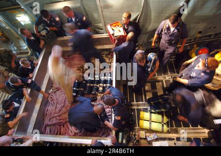 US Navy Preparations to deploy ROV Super Scorpio Stock Photo - Alamy