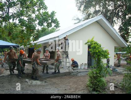 US Navy Philippine Navy Seabees and U.S. Navy Seabees assigned to Naval ...