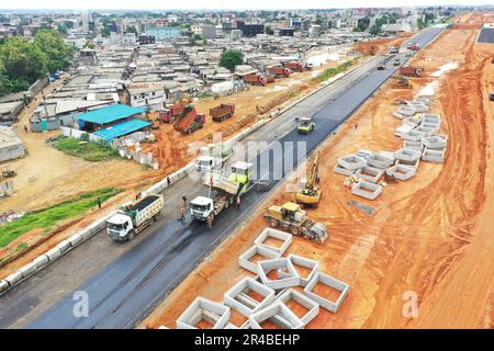 (230527) -- ABIDJAN, May 27, 2023 (Xinhua) -- This aerial photo taken ...