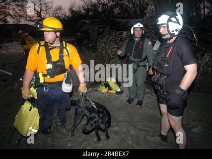 Federal Emergency Management Agency personnel at the Joint Force ...