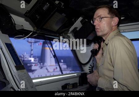 bridge, commanding officer, USS Ronald Reagan (CVN 76 Stock Photo - Alamy