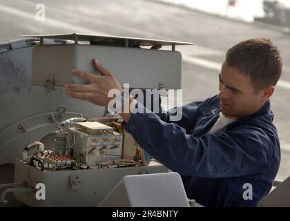 US Navy Radar maintenance aboard USS Enterprise (CVN 65 Stock Photo - Alamy