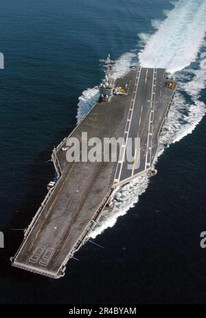 US Navy USS Stennis - vertrep Stock Photo - Alamy