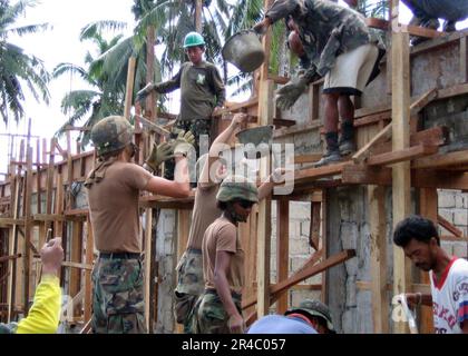US Navy Philippine Navy Seabees and U.S. Navy Seabees assigned to Naval ...