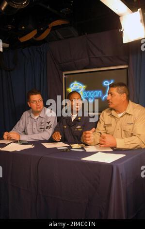 US Navy CHIEF Photographer's Mate Mark Reinhard passes out US Navy ...
