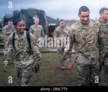 Brig. Gen. Maurice Barnett and 1st Lt. Gabby Purnell completed the Army ...