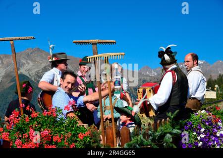 Procession, alpine pasture festival, alpine pasture drive, alpine ...