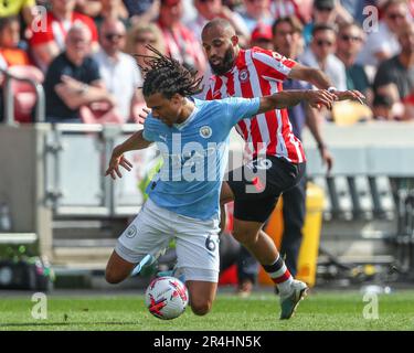 Bryan Mbeumo of Manchester United is fouled by Lesley Ugochukwu of ...
