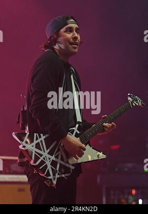 BOCA RATON - MAY 27: Vic Fuentes of Pierce the Veil performs during The ...