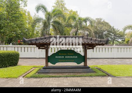 Jawa Tengah, Indonesia - April 2023: Borobudur Temple Museum Monument ...