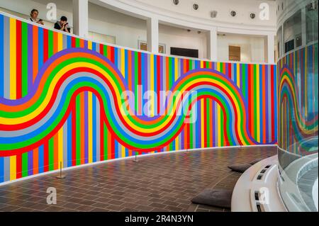 Sol LeWitt Wall Drawing #1136 Curved and straight color bands 2004 at ...
