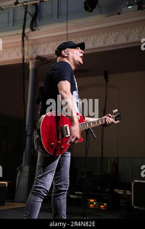 Giuliano "Jools" Gizzi of Gun performing at Barrowland, Glasgow, 14th ...