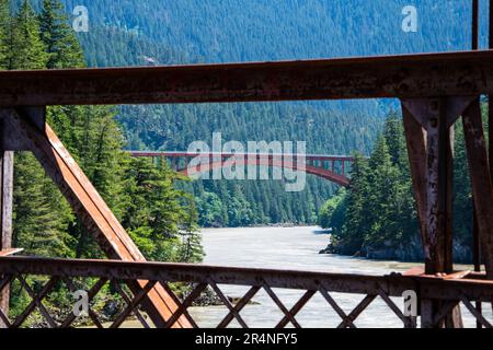 Alexandra Bridge taken from the historic Alexander Bridge in Spuzzum ...