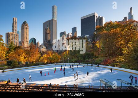 Wollman Ice Skating ring in Central Park, New York Stock Photo - Alamy