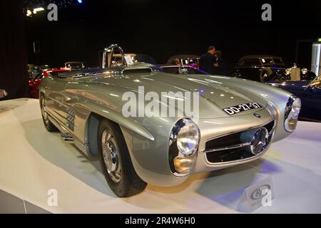 UK's largest ever auction of rare Mercedes-Benz cars estimated to fetch ...