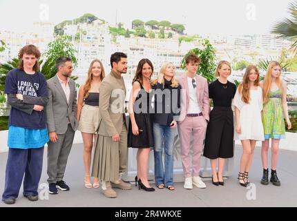 MIA WASIKOWSKA, LUKE BARKER, SAMUEL D ANDERSON, KSENIA DEVRIENDT and GWEN CURRANT in CLUB ZERO ...