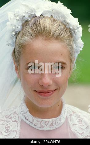 Un château au soleil (TV series) Year: 1988 France Director: Robert ...