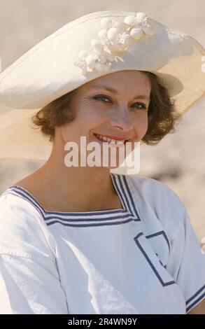 Colette TV series (1985) France Director: Gérard Poitou-Weber Macha ...