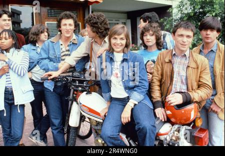 Pause-café (TV series) Year: 1981 France Director: Serge Leroy Alain ...