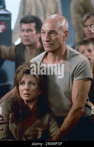DONNA MURPHY, PATRICK STEWART, STAR TREK: INSURRECTION, 1998 Stock ...