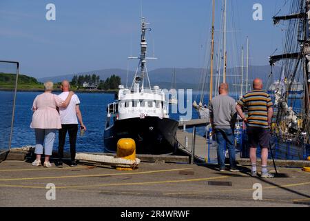 Oban, Scotland, UK. 30th May 2023. Glorious warm and sunny weather in ...