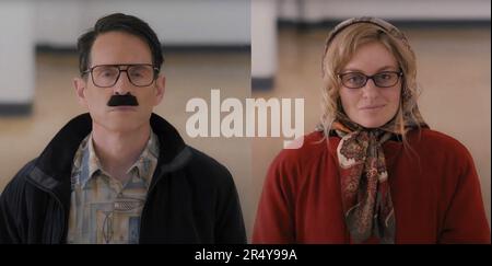 THE THIEF COLLECTOR, from left: Glenn Howerton as Jerry Alter, Sarah ...