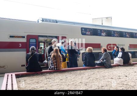 Train Georgian rail, railway destination Tbilisi Batumi, train on ...