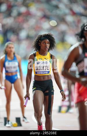 Natalliah WHYTE running the 4x100m relay at the 2019 World Athletics ...