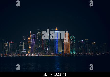 Night image of the Corniche area of the city of Doha (Qatar Stock Photo ...