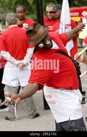 Members of Unite Union gather in London's Marble Arch to protest over ...