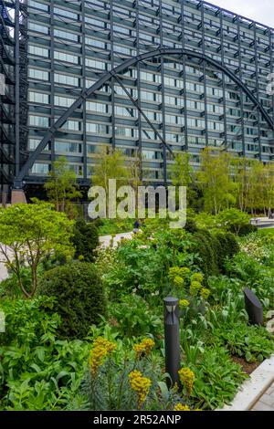 Broadgate Exchange Square and Arena gardens over Liverpool st Station ...
