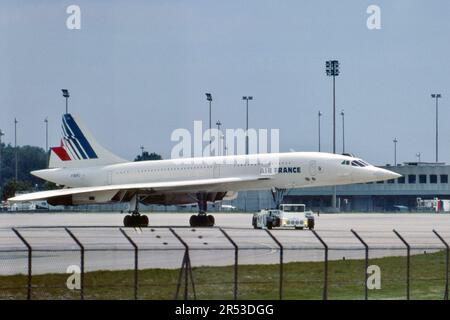 F-BVFC Air France Concorde 209 on the ramp at Paris CDG (Roissy Stock ...