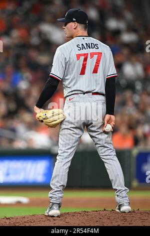 Minnesota Twins pitcher Cole Sands (44) throws a pitch during the MLB ...
