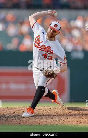 Cleveland Guardians relief pitcher Bryan Shaw (27) in the ninth inning ...