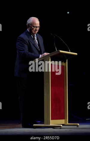 Hans Blix, the former chief UN weapons inspector, is awarded the Sydney ...